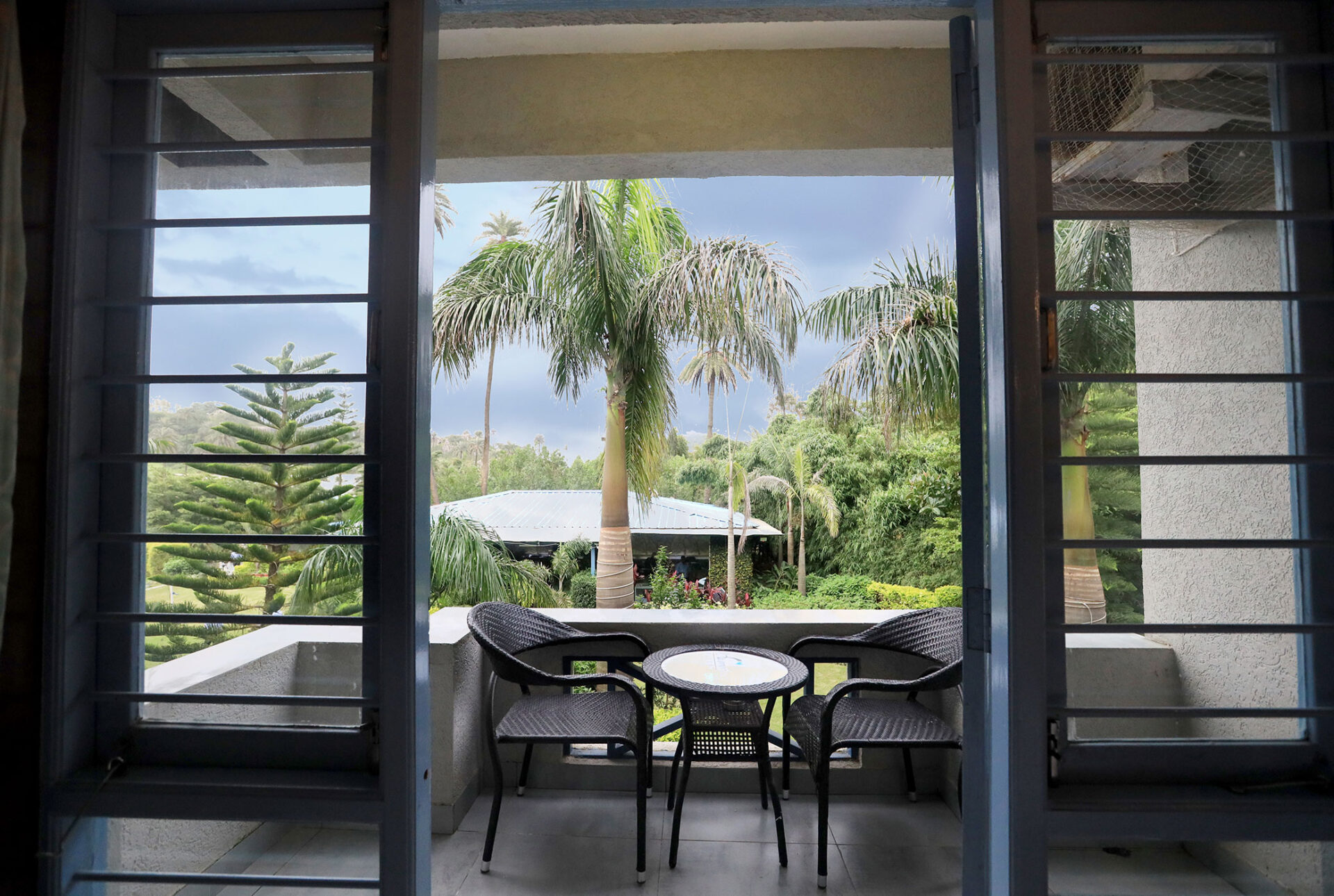 Premium Room With Balcony – Luxurious Rooms in Mount Abu – Hummingbird ...