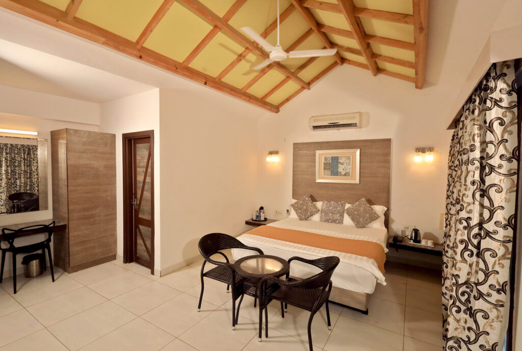 Premium Room With Balcony – Luxurious Rooms in Mount Abu – Hummingbird ...